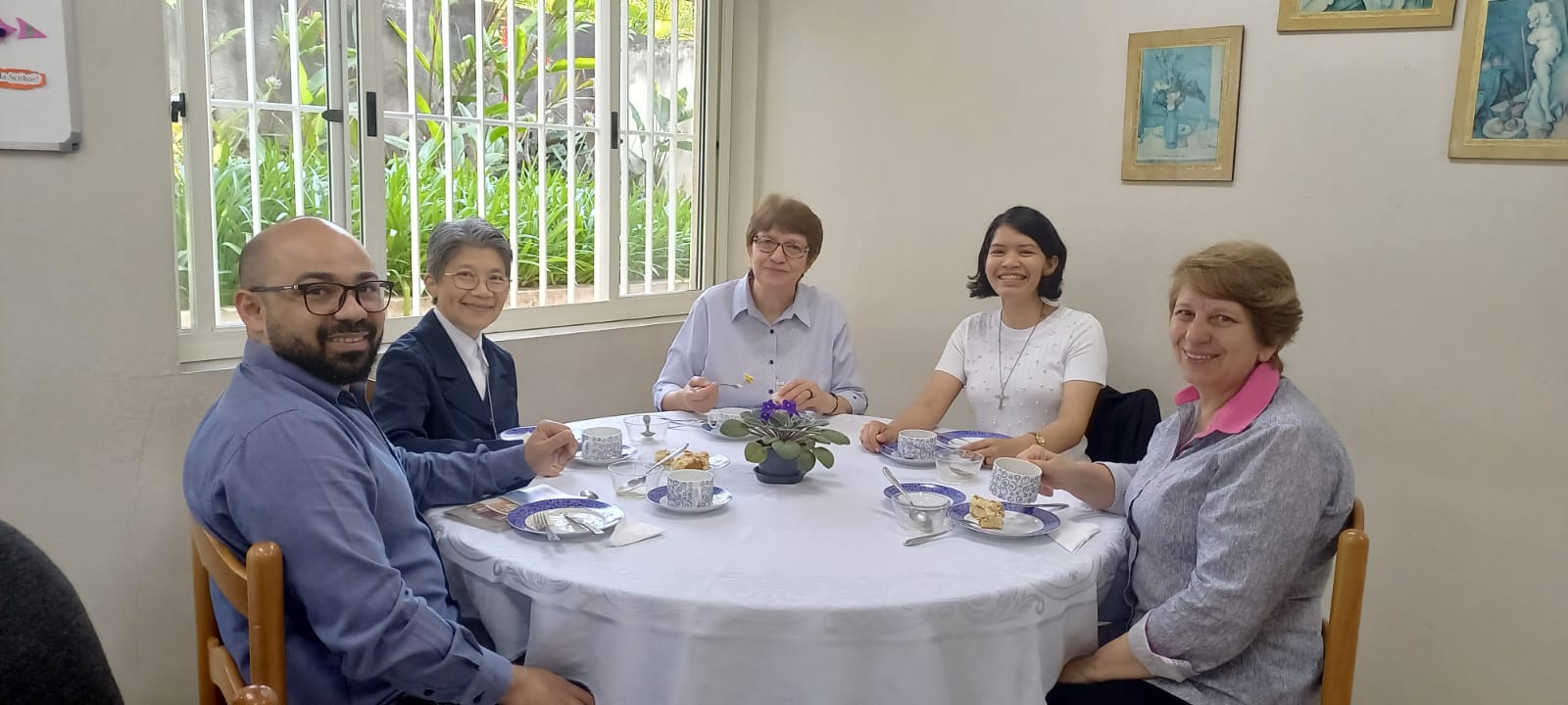 Por Jesus Mestre, Caminho, Verdade e Vida, na unidade do Espírito Santo, pelos séculos dos ...