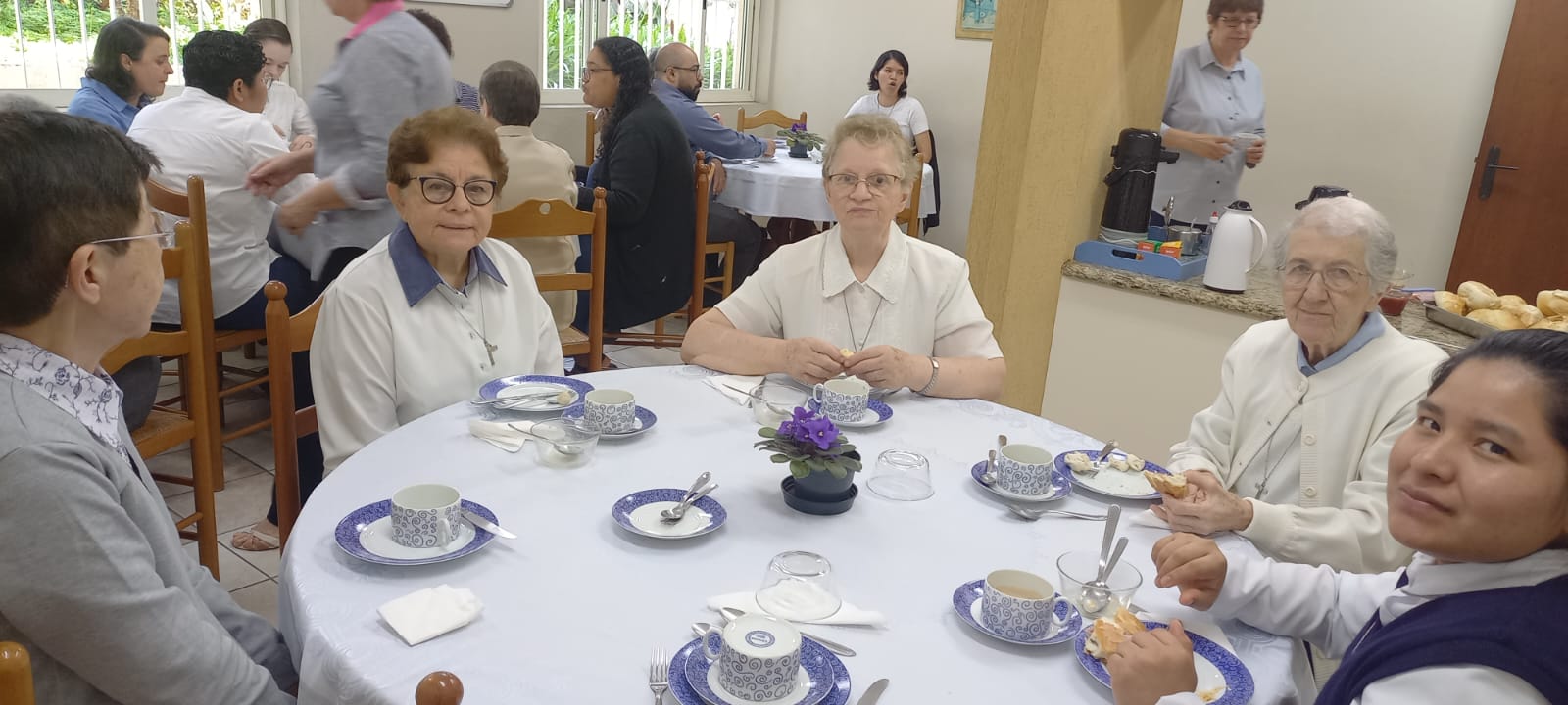 Por Jesus Mestre, Caminho, Verdade e Vida, na unidade do Espírito Santo, pelos séculos dos ...